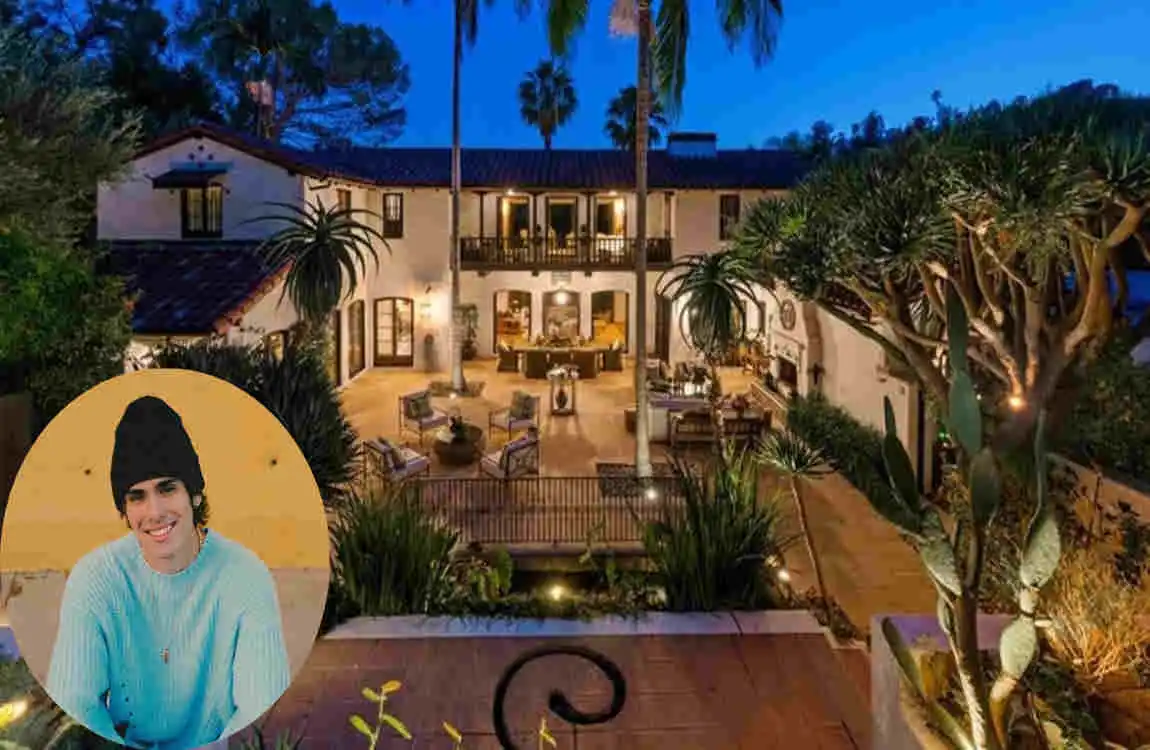Exploring the Charm of Johnny Valentine’s House Design